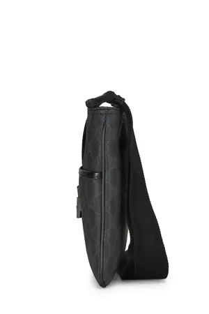 Gucci Gg Supreme Canvas Messenger Bag