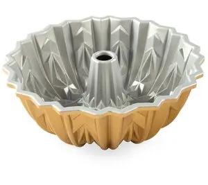 NORDICWARE Cut Crystal Bundt Pan