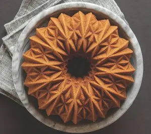 NORDICWARE Cut Crystal Bundt Pan
