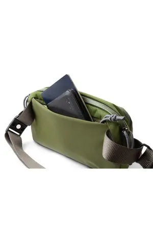 Bellroy Venture Ready Belt Bag - Ranger Green