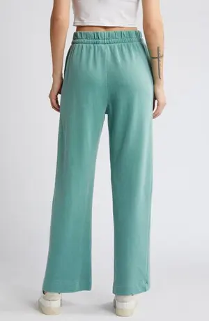 Treasure & Bond Sporty Crop Pants