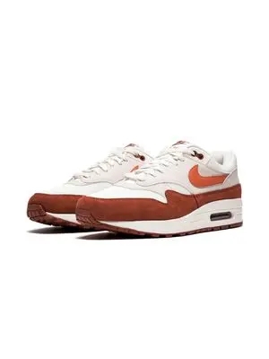 Nike Max 1 Sneakers