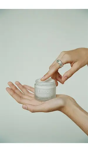 LESSE Essential Moisturizer