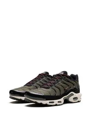 Nike Air Max Plus Sneakers