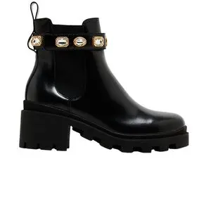 Gucci Leather Ankle Boot With Belt