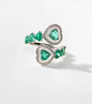 KAMYEN 18kt White Gold Emerald Diamond Heart Ring