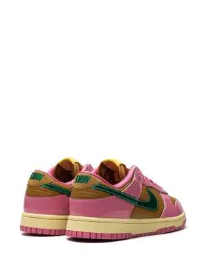 Nike Dunk Low Parris Goebel Sneakers - Pink