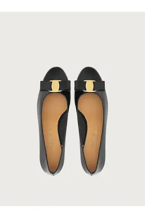 FERRAGAMO Vara Pump - Black