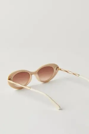 Free People Ivory Slim Oval Sunglasses with Gold Trim Popalicious Wide Fit Pearl Ivory Female Oval Sunglasses | Le  main image 4