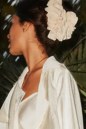 Lele Sadoughi Lele Sadoughi Rita Ribbon Claw White