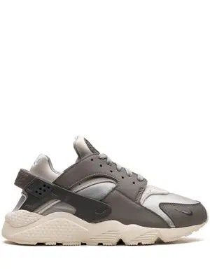 Nike Air Huarache Light Sneakers