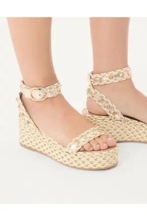 Valentino Garavani Rockstud Flatform Sandals - Gold