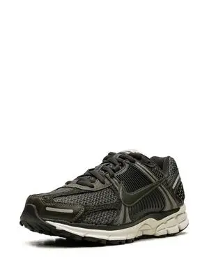 Nike Zoom Vomero Sneakers