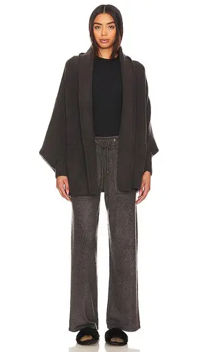 Barefoot Dreams Cozychic Blanket Wrap In Charcoal - Carbon