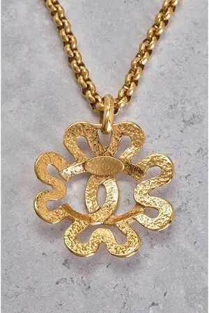 Chanel 1995 Cc Clover Necklace