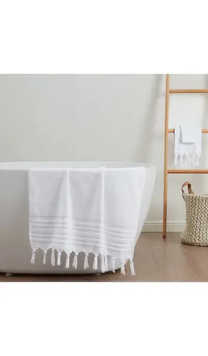 UGG HOME Ava Bath Towel In White