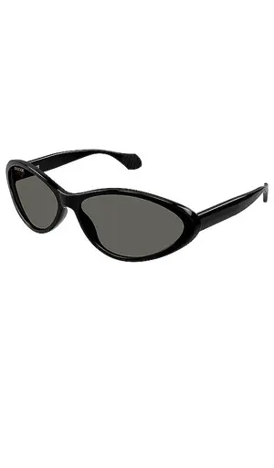 Gucci Fashion Show Oval Sunglasses In Black