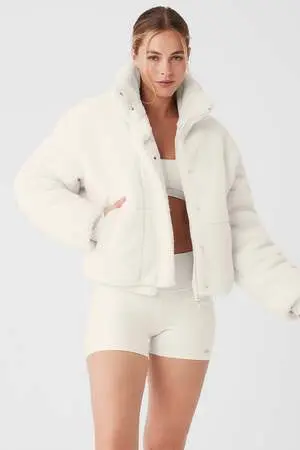 Alo Yoga Sherpa Snow Angel Puffer Jacket In Ivory - 20% Off  display picture 1
