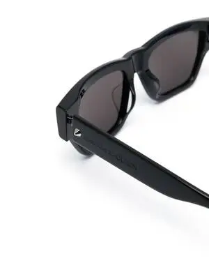 Alexander McQueen Engraved-logo Square Sunglasses - Black