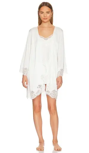 HOMEBODII Sian Short Lace Robe