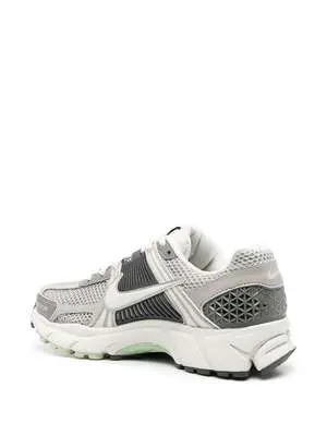 Nike Vomero Sneakers - Grey