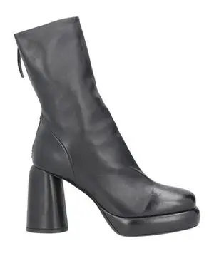 HALMANERA Ankle Boots In Leather - Black