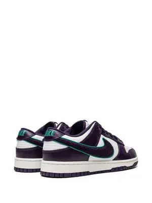 Nike Dunk Low Chenille Swoosh Grand Sneakers - Purple