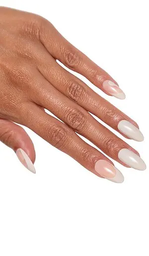 CHILLHOUSE Freelance Gig Chill Tips Press-on Nails In Cream