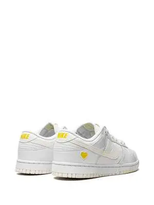 Nike Dunk Low Sneakers