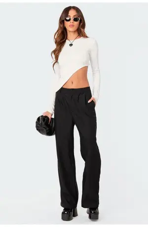EDIKTED Riza Asymmetric Crop Top