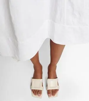 ROGER VIVIER Buckle Leather Sandals - Beige