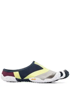 靴 Vibram FiveFingers by SUICOKE NIN-SABO Suicoke Vff X Vibram Fivefingers Nin-Sabo Sock Sandals In Blue