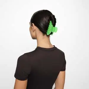 SKIMS Getting Ready Claw Clip | Black | Accessories Neon Green