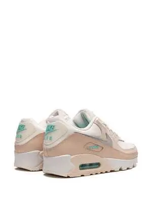 Nike Air Max 90 Sneakers