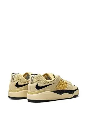 Nike Ishod Low-top Sneakers