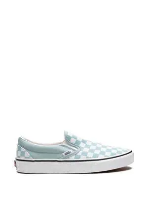 VANS Classic Slip-on Sneakers