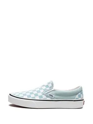 VANS Classic Slip-on Sneakers