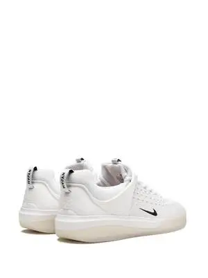 Nike Nyjah 3 Sb Sneakers