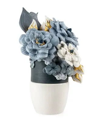 LLADRO Vase With Flowers Porcelain Figurine