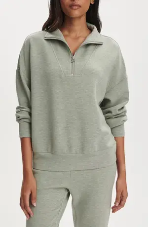 Women's collared pullover sweatshirt