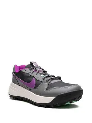 Nike Lowcate Low-top Sneakers