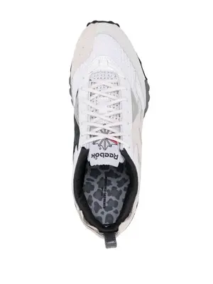 REEBOK Lx 2200 Low-top Sneakers