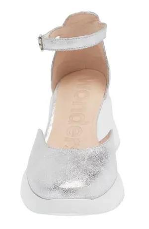 WONDERS Metallic Wedge Sandal - Silver