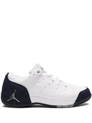 JORDAN Carmelo 1.5 Low Sneakers