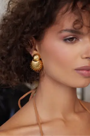 KENNETH JAY LANE Seashell Clip-on Earrings