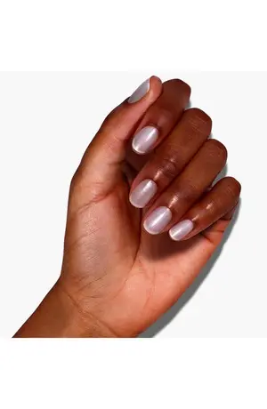 LONDONTOWN Illuminating Nail Concealer - Quartz