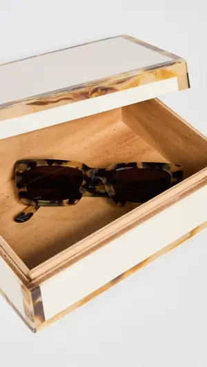 TIZO DESIGN Resin With Faux Horn Border Box