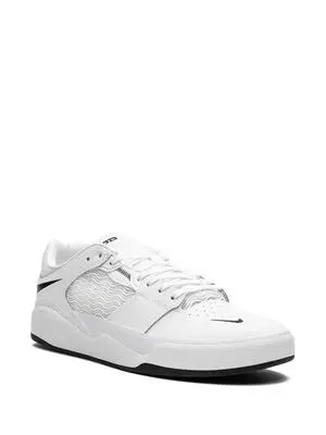 Nike Vans Sb Ishod Premium Low-top Sneakers - White
