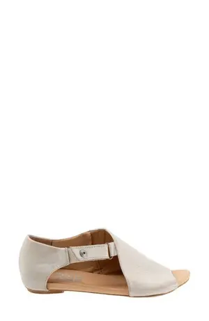 BUENO Kale Flat Sandal - Tusk