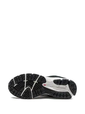 NEW BALANCE 2002r Low-top Sneakers - Black